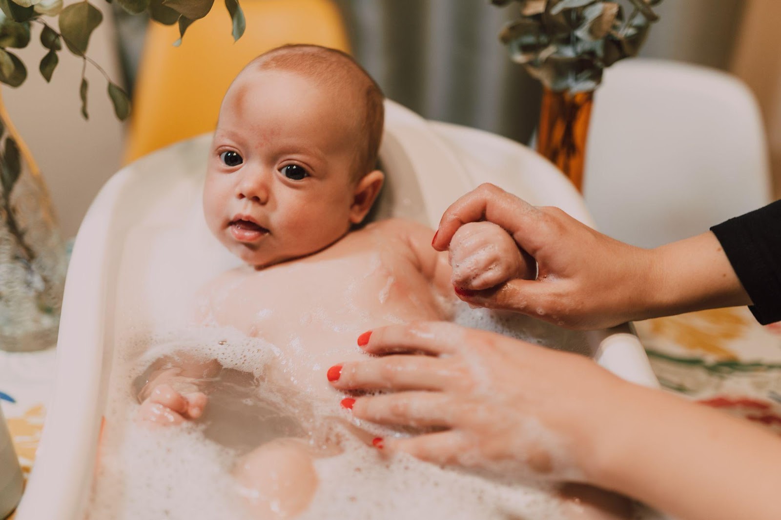 Newborn Bath Time At Home : Tips and Tricks that actually work
